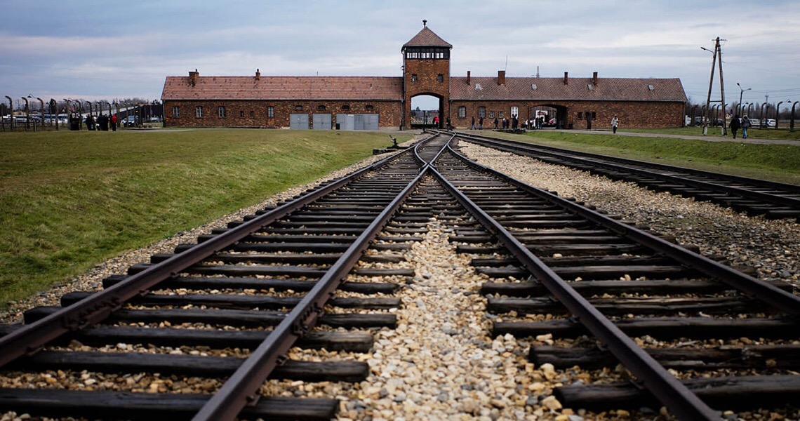 ContextoExato - Há 75 anos, Auschwitz, maior símbolo do Holocausto, era ...