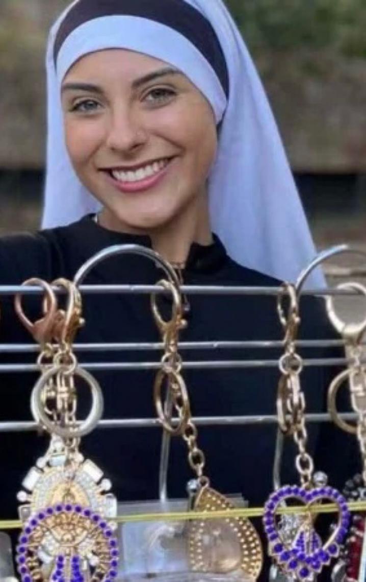 ContextoExato - Freira que chamou a atenção pela beleza já foi miss e ...